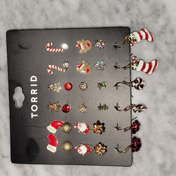 torrid | Jewelry | Nwt Gold Tone Red White Set Of 5 Holiday Earrings ...
